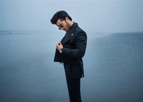 Heres Why Feroze Khan Deleted His Instagram Account Reviewit Pk