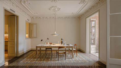Sigla Studio Restores Original Features Inside 1900s Barcelona Apartment