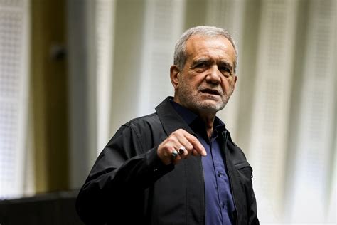 خبرآنلاین عکس خنده‌های معنادار پزشکیان و عراقچی پس از پایان رای