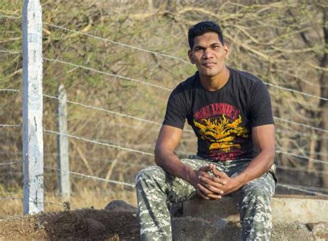 Yogesh Jadhav Bigg Boss Marathi Age Biography Facts