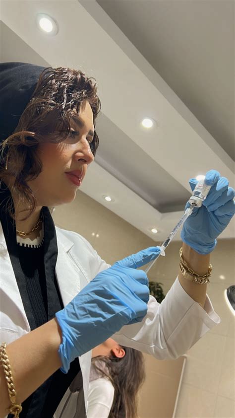 ‎دکتر اکرم مروتی👨‍👩‍👧💍‎ ‎نوبتی هم باشه ،این بار نوبت بوتاکس خودم هست