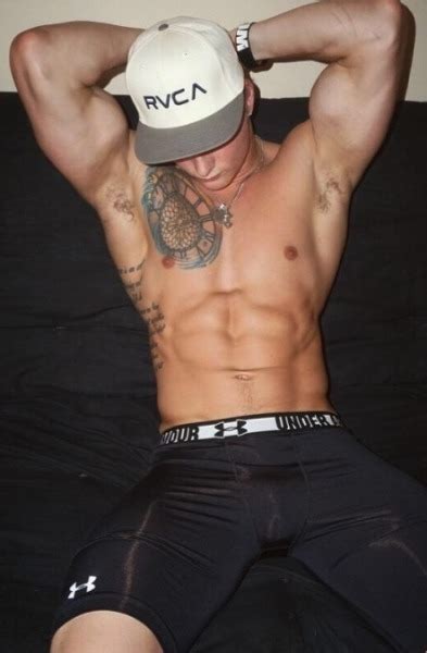 Muscleeater Bdsmfratsmusclesgorgeous Muscle Alpha Tumbex