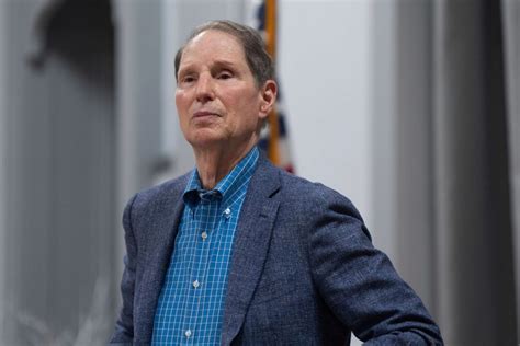 Senator Wyden Responds To Govt Shutdown Threat Defends Portland Amid