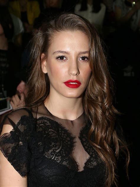 Serenay Sarıkaya Biography Height And Life Story Super Stars Bio