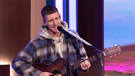 Wellerman Singer Nathan Evans Performs Heather On The Hill This Morning