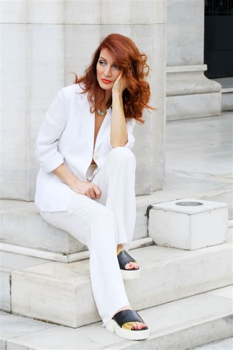 Redhead Illusion Golden Touch