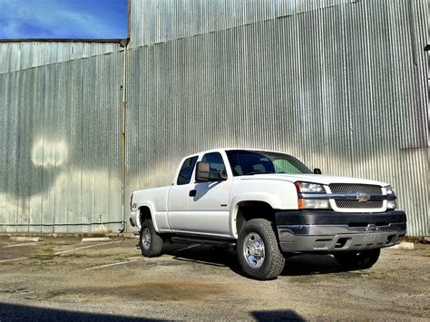 Ca Fs 045 White Chevy Ext Cab Lly Duramax 4x4 Stock Chevy And Gmc