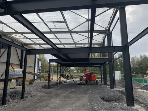 Ossature Métallique Pour Construction à Usage De Commerces