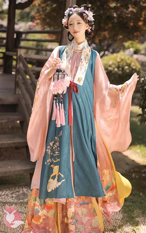 千山远黛 百鹿图明制原创汉服女刺绣长比甲（定金） 淘宝网 花瓣网