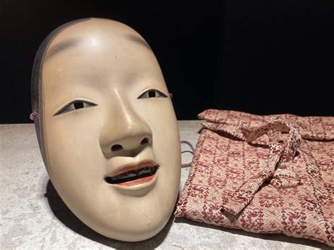 16 能面 Bumblebeebight Ca