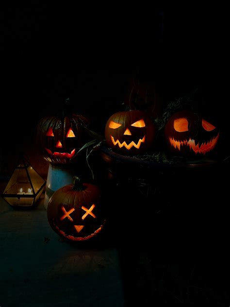 Halloween Themed Jack O Lantern Lamp Near October 31 Calendar · Free