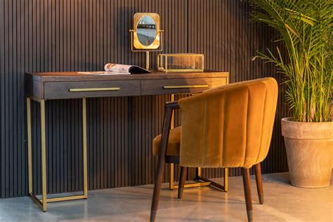 Class Console Table Placed