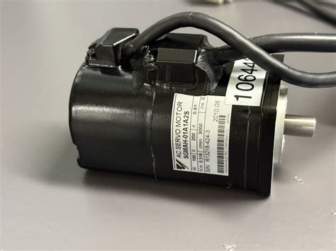 Reparatur Eines Yaskawa Ac Servo Motors Sgmah 01a1a2s