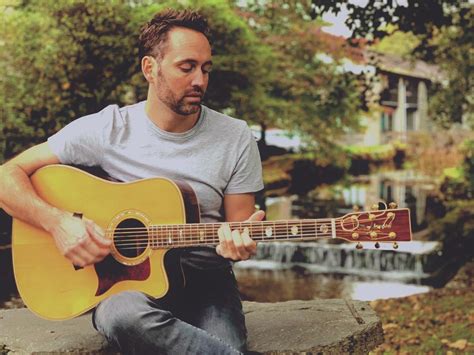 Chris Noah Edinburgh Acoustic Singer Hireaband