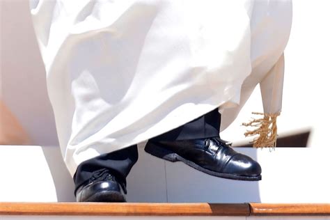 How The Understated Style Of Pope Francis Made Him An Unlikely Fashion