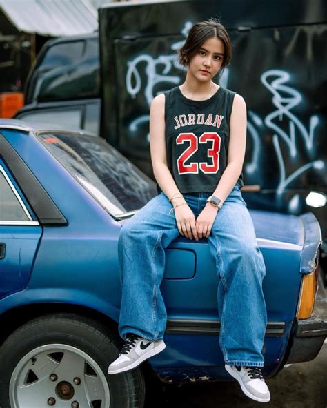 5 Potret Anisa Rahim Selebgram Jago Main Game Lulusan Fashion Design