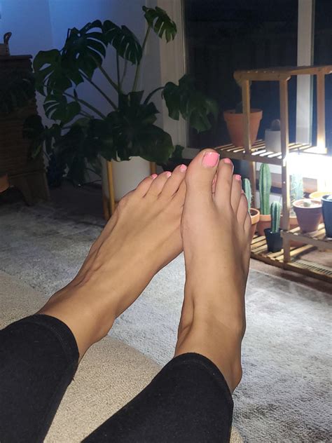 Wishing Someone Would Come Rub My Size 11 Feet Rn Any Takers 😋 R