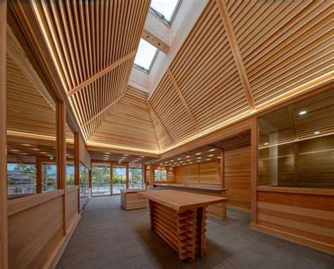 【みむろ杉】【三諸杉】【今西】今西酒造 三輪伝承蔵 68話 蔵に息づく 校倉の知恵 三輪伝承蔵の内部には、奈良を代表する建築技法 「校倉造り（あぜくらづくり）」の要素を取り入れています