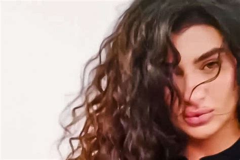 פרידה מהאח הגדול בקמפיין שיער שמזכיר את צרלי Xcx