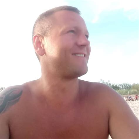 Robert Ro Bert210 • Threads Say More