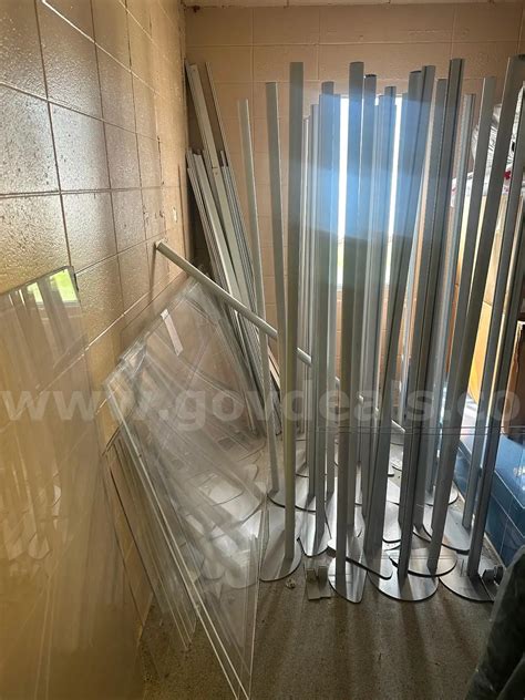 Lot Of Plexiglass Dividers In Assorted Sizes Allsurplus