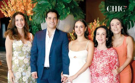 Sofía Guajardo Celebra Su Despedida De Soltera En Club Industrial