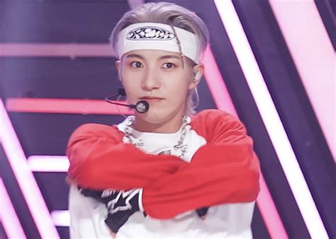 저화질의 런쥔 On Twitter 무대에서 뭔가를 보고 잉😳 표정이 된 런쥔이 Ezpq3zrqu0 Twitter