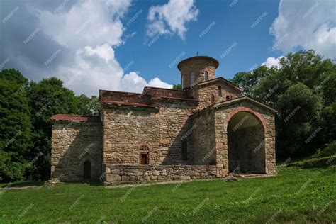 Premium Photo The Northern Zelenchuk Temple On The Nizhnearkhyz