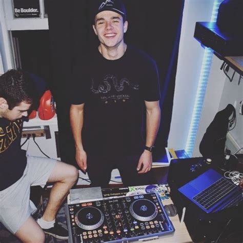 Stream Lench Music Listen To Songs Albums Playlists For Free On