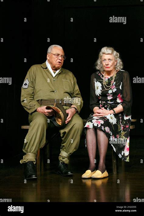 James Earl Jones Benedick Vanessa Redgrave Beatrice In Much Ado About Nothing By