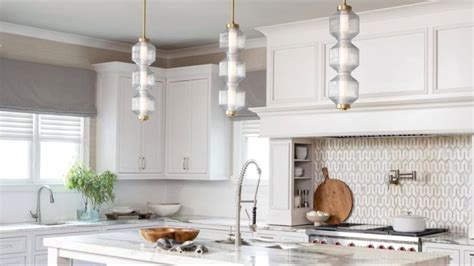 5 Compelling Reasons To Choose Glass Lighting For Your Kitchen Decofond