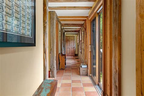 Modern Log Cabin An Homage To Wood The Globe And Mail