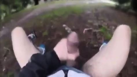 Runner Guy Cumshot On Park Eporner