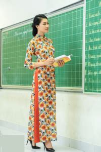 678 Hình Ảnh Cô Giáo Mặc Áo Dài Duyên Dáng Dễ Thương