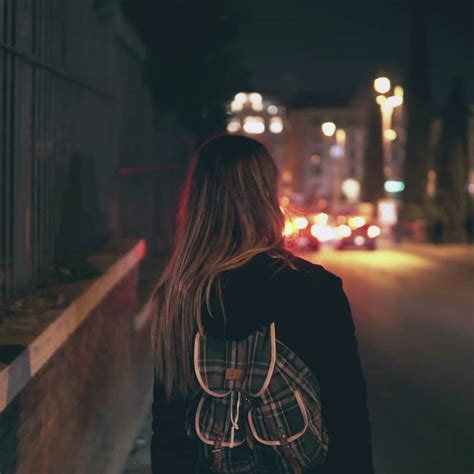 Wife Says Its Creepy That Her Husband Offered A Teenage Girl A Ride