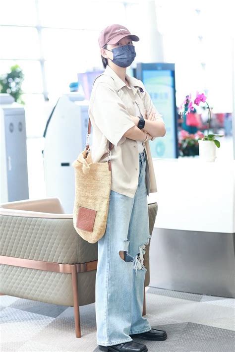 李斯丹妮现身长沙机场 搜狐大视野 搜狐新闻