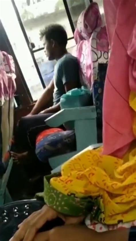 Bangladeshi Bus Hidden Hand Job