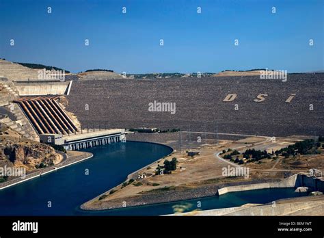 Turkey Dams Euphrates River