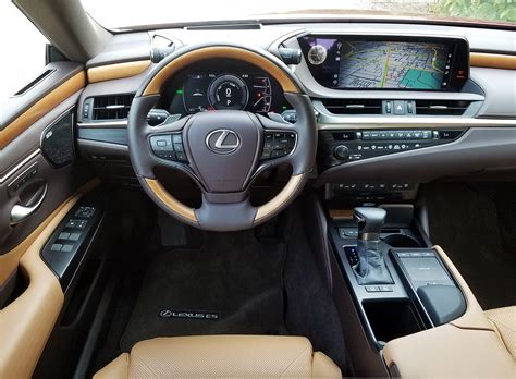 Quick Spin 2020 Lexus Es 300h Ultra Luxury The Daily Drive