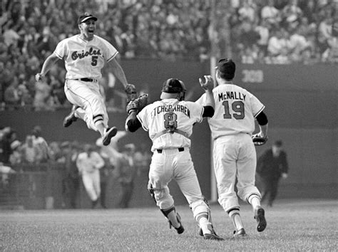 Brooks Robinson Hall Of Fame Orioles Third Baseman Dies At 86 Wgcu