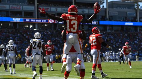 Deanthony Thomas Takes Shovel Pass In For 1 Yard Touchdown