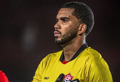 Lucas Arcanjo Atinge Marca Histórica Pelo Vitória Arena Rubro Negra