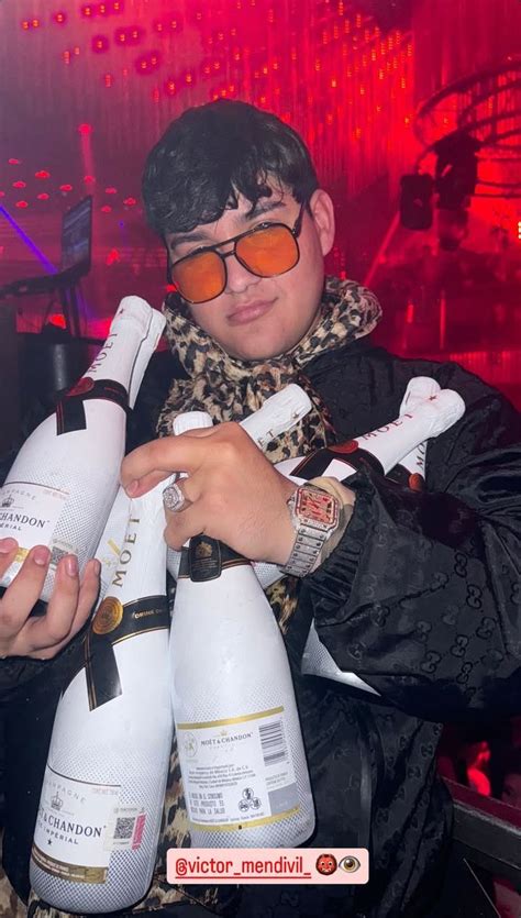 Victor Mendivil Celebridades Bonitos Portadas De Discos De Fotos Imagenes Rap