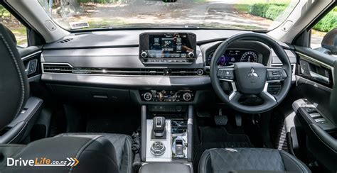 2021 Mitsubishi Outlander 2 5p Vrx 4wd Cvt Car Review Drivelife