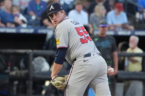 Braves Fans Frustrations Boil Over As Early Season Struggles Continue