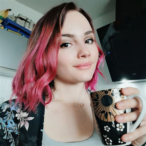 After Years Of Doubt I Finally Tried Pink Hair And Im Loving It