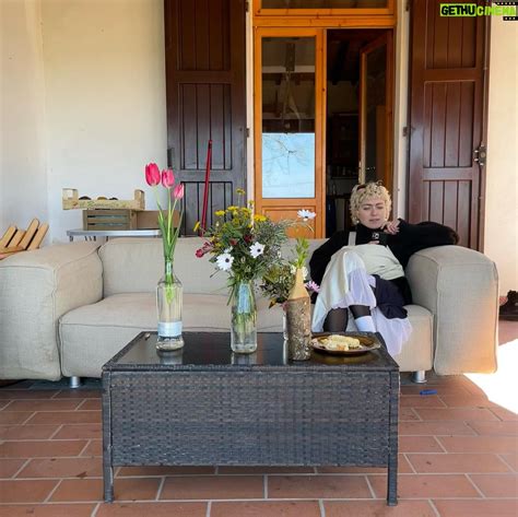 Sofia Viscardi Instagram Quel Mazzolin Di Fiori A Volume Alto Nelle Casse Gethu Cinema