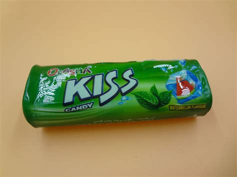 Portable Pocket Compressed Candy Kiss Mint Flavored With Low Fat Sugarless