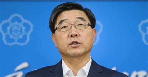 이기권 고용부 장관 4차산업혁명 대비해 직업훈련과정 발굴 지원