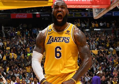 Say Whatttttttt Nba Fans Go Berserk Over Lebron James Viral